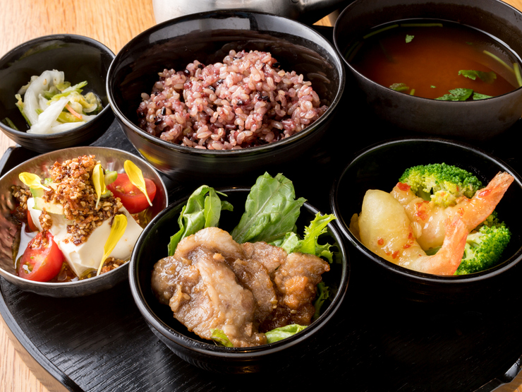 24/7 cafe apartment in Nagoya Station, Aichi - SAVOR JAPAN