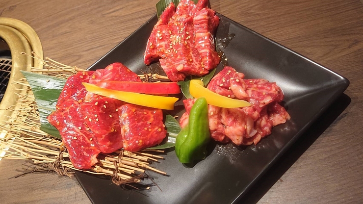 Onabe to yakiniku sakaba KOBE karakara-tei Shunan branch in Shunan ...