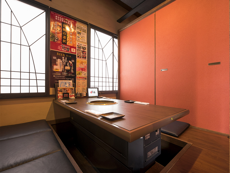 Onabe to yakiniku sakaba KOBE karakara-tei Shunan branch in Shunan ...