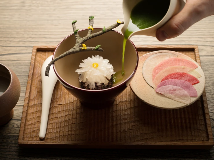 LURRA° 円山公園/高台寺/清水寺/イノベーティブ・フュージョン 料理人 Jacob Kear 氏 | ヒトサラ