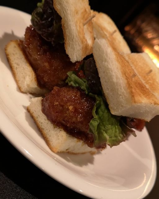 Bar escape in Shinjuku-Sanchome, Tokyo - SAVOR JAPAN