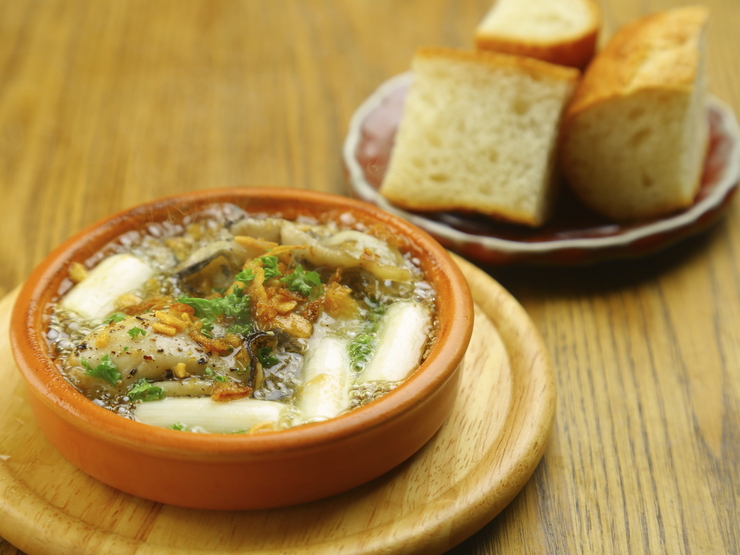 Public Namiki Sakaba Mitsubachi in Kumamoto, Kumamoto - SAVOR JAPAN